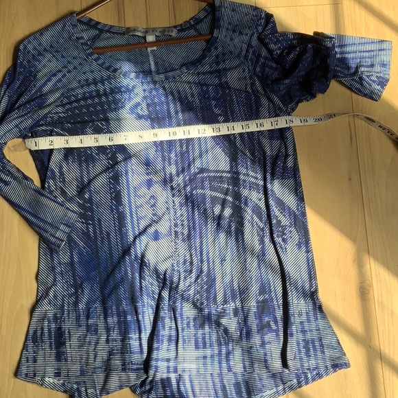 Absolutely Famous | Tops | Womens Top Absolutely Famouse Large | Poshmark
